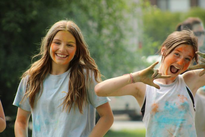 Activité colorée à l’école du Parchemin | CSSRDN